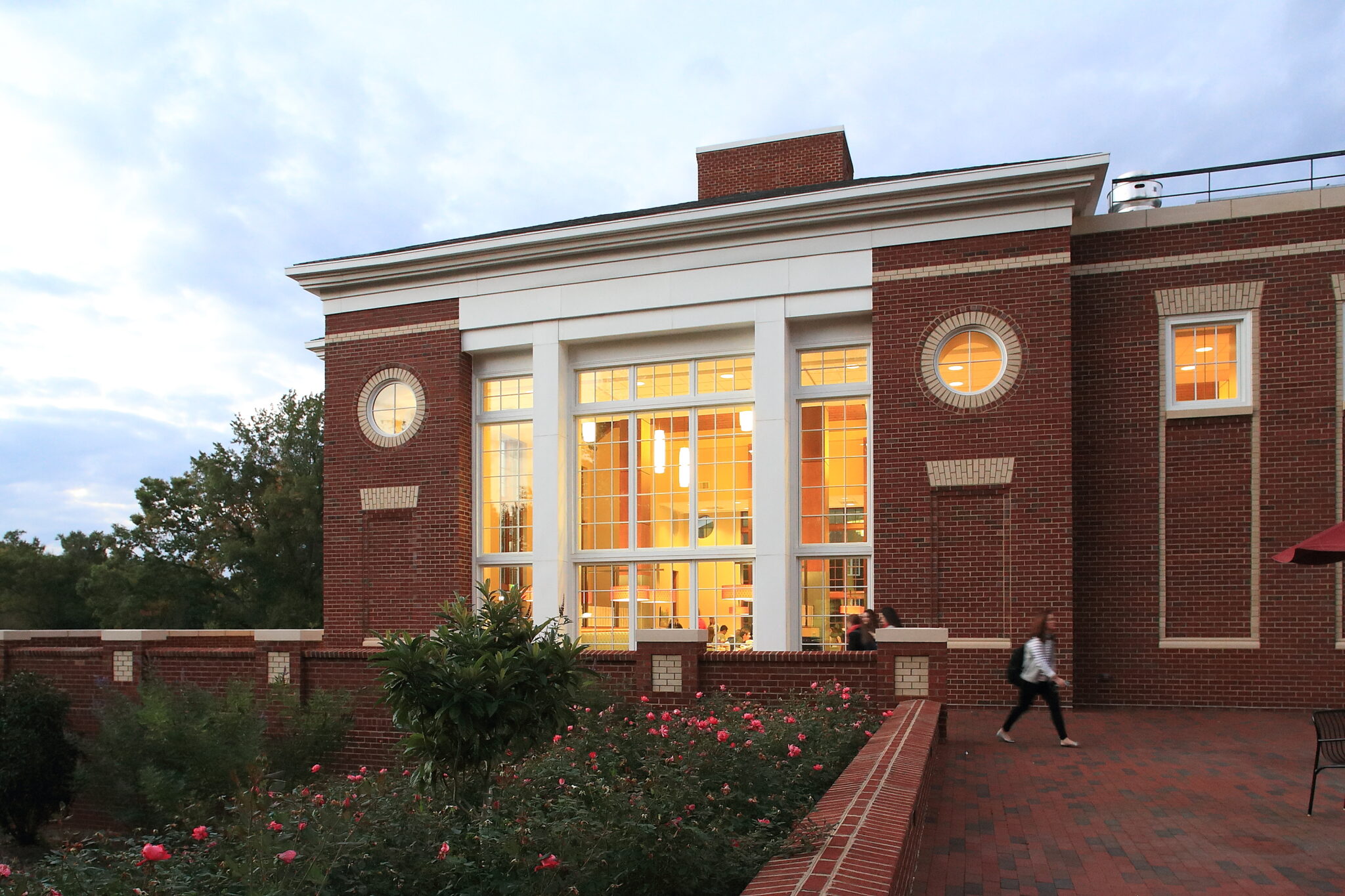 Elon_Dining Hall Exterior_2 - Clancy & Theys Construction